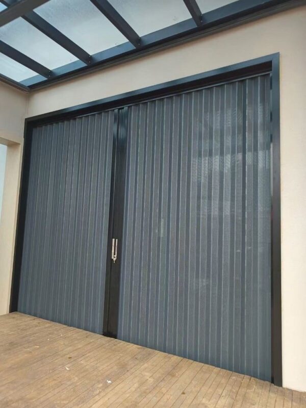 Thi Công Cửa Xếp Lá Nhôm Kín Cho Không Gian Hẹp - Mosfly Window